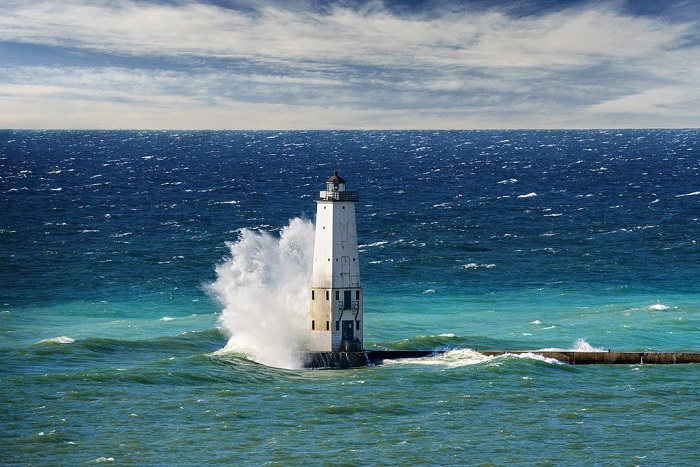 5 Tips for a Memorable Lake Michigan Lighthouse Tour | Michigan