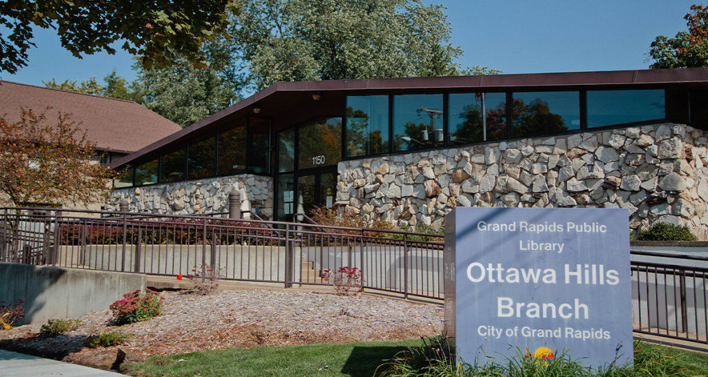 Día at the Library - Ottawa Hills Branch | Michigan