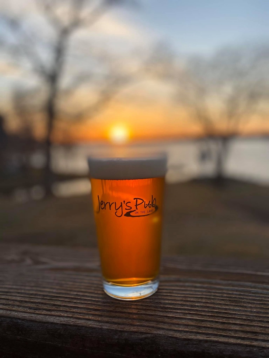 Jerry's Pub on the Lake | Michigan