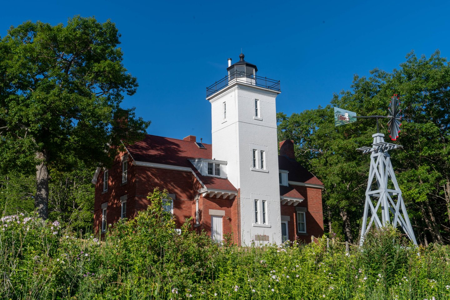 Forty Mile Point Lighthouse | Michigan