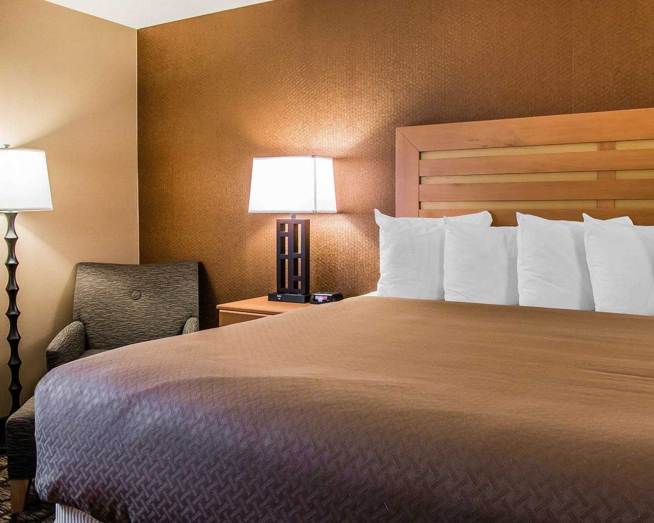 Quality Inn & Suites - Warren | Michigan