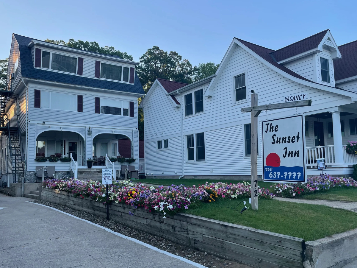 Sunset Inn | Michigan