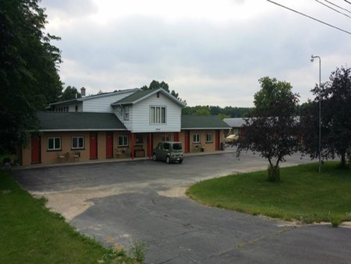 Half Moon Motel | Michigan
