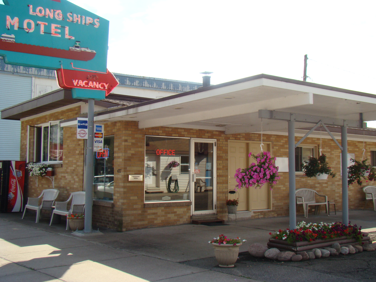 Long Ships Motel | Michigan