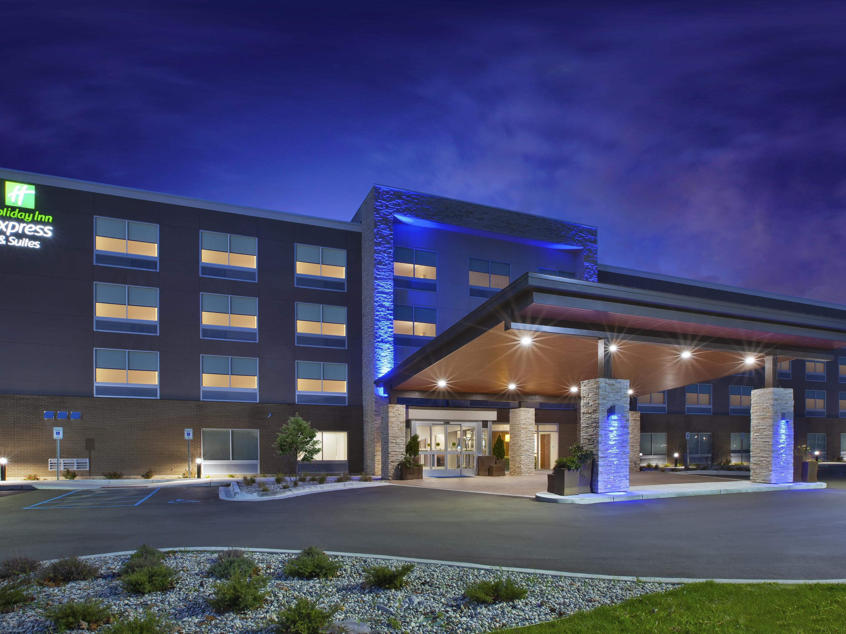 Holiday Inn Express Hotel & Suites Grand Rapids Airport North | Michigan