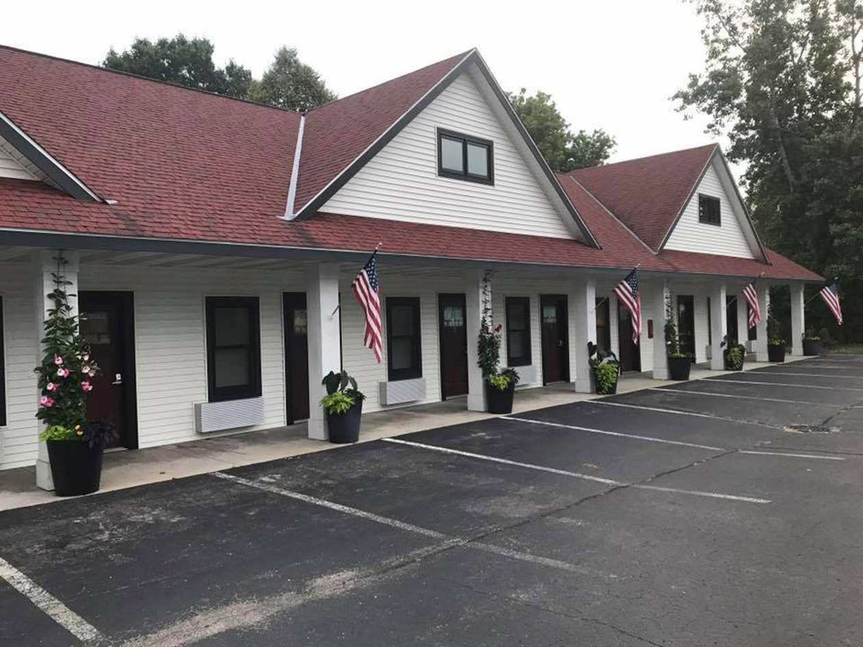 Blue Star Motel | Michigan