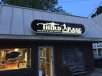 Third Base Sports Bar & Grill | Michigan