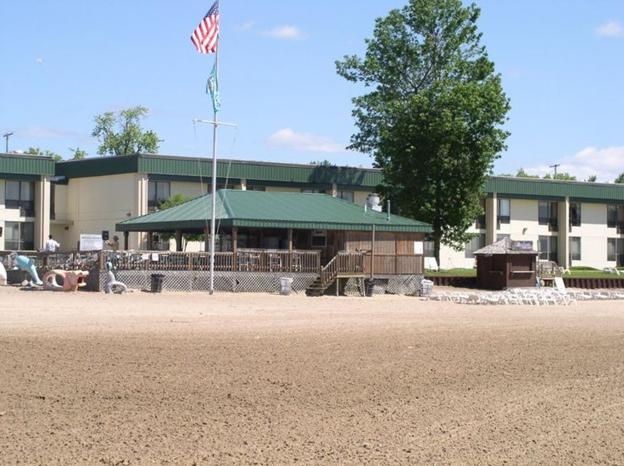 Tawas Bay Beach Resort | Michigan